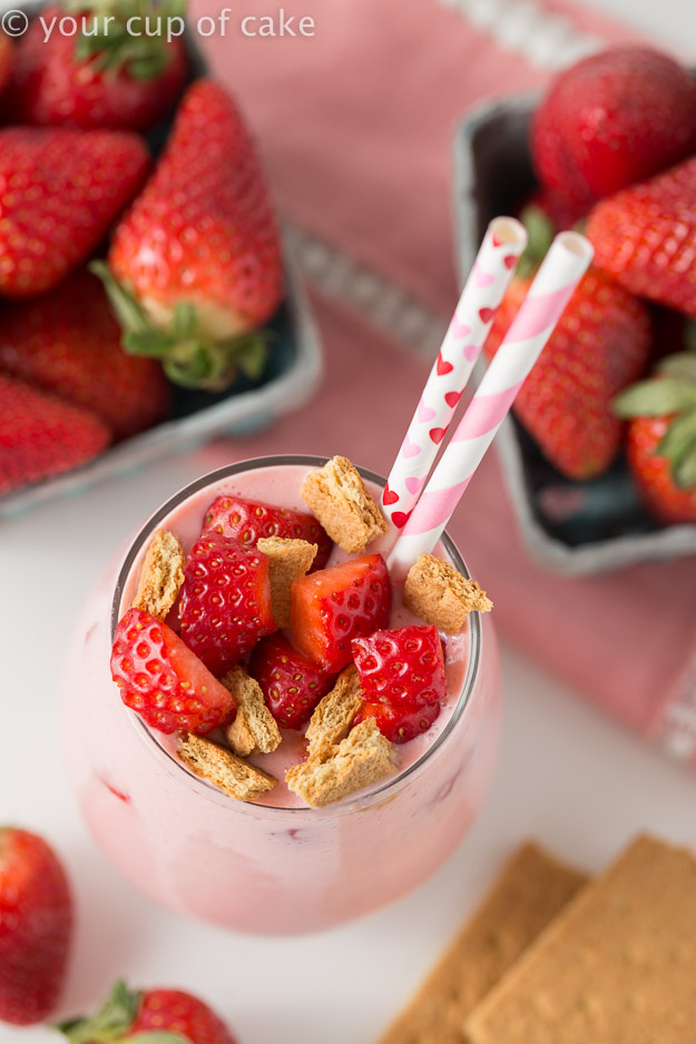 Skinny Strawberry Cheesecake Smoothie - Your Cup of Cake