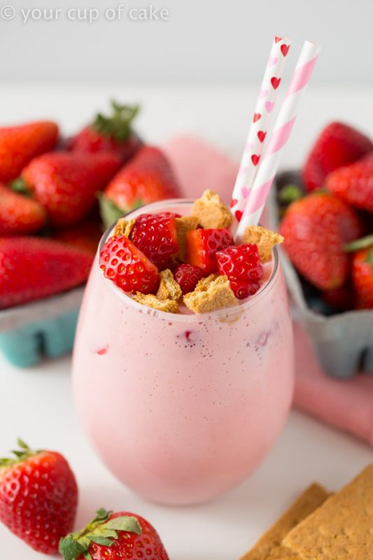 Skinny Strawberry Cheesecake Smoothie - Your Cup of Cake